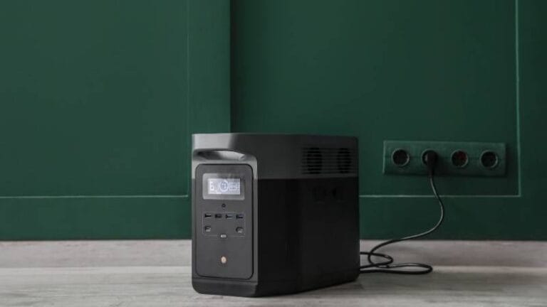 Solar vs Gas Generators: Which Option Is Better For You? - GreenCitizen