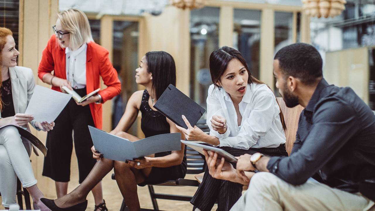 Practical Tips On Finding Solar Sales Jobs - GreenCitizen